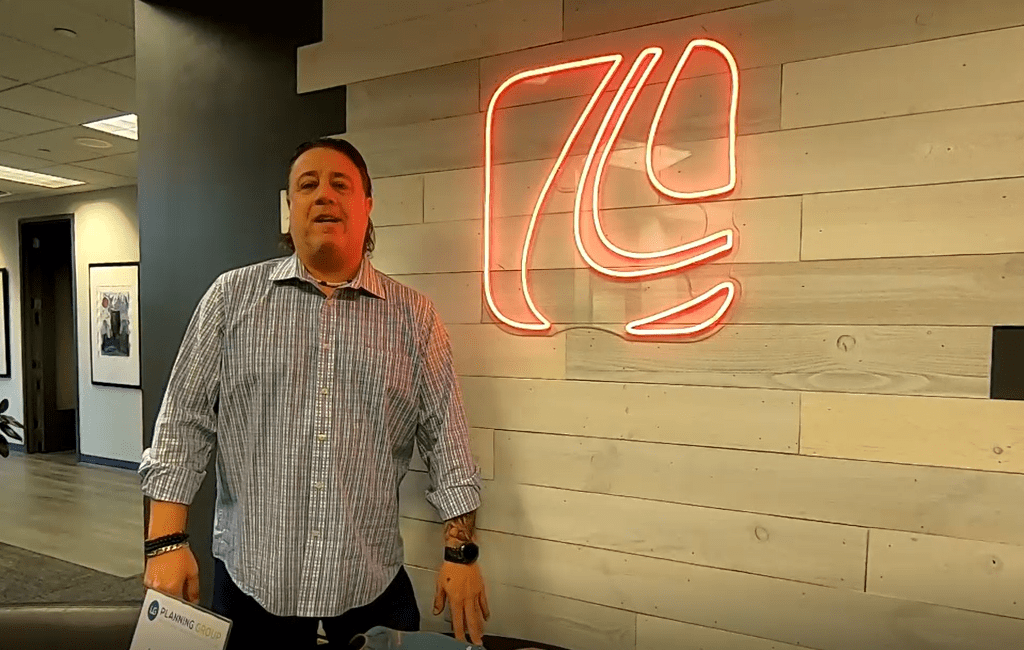 Get Custom Neon Bar Signs & Turn Your Bar Into A Dazzling Space